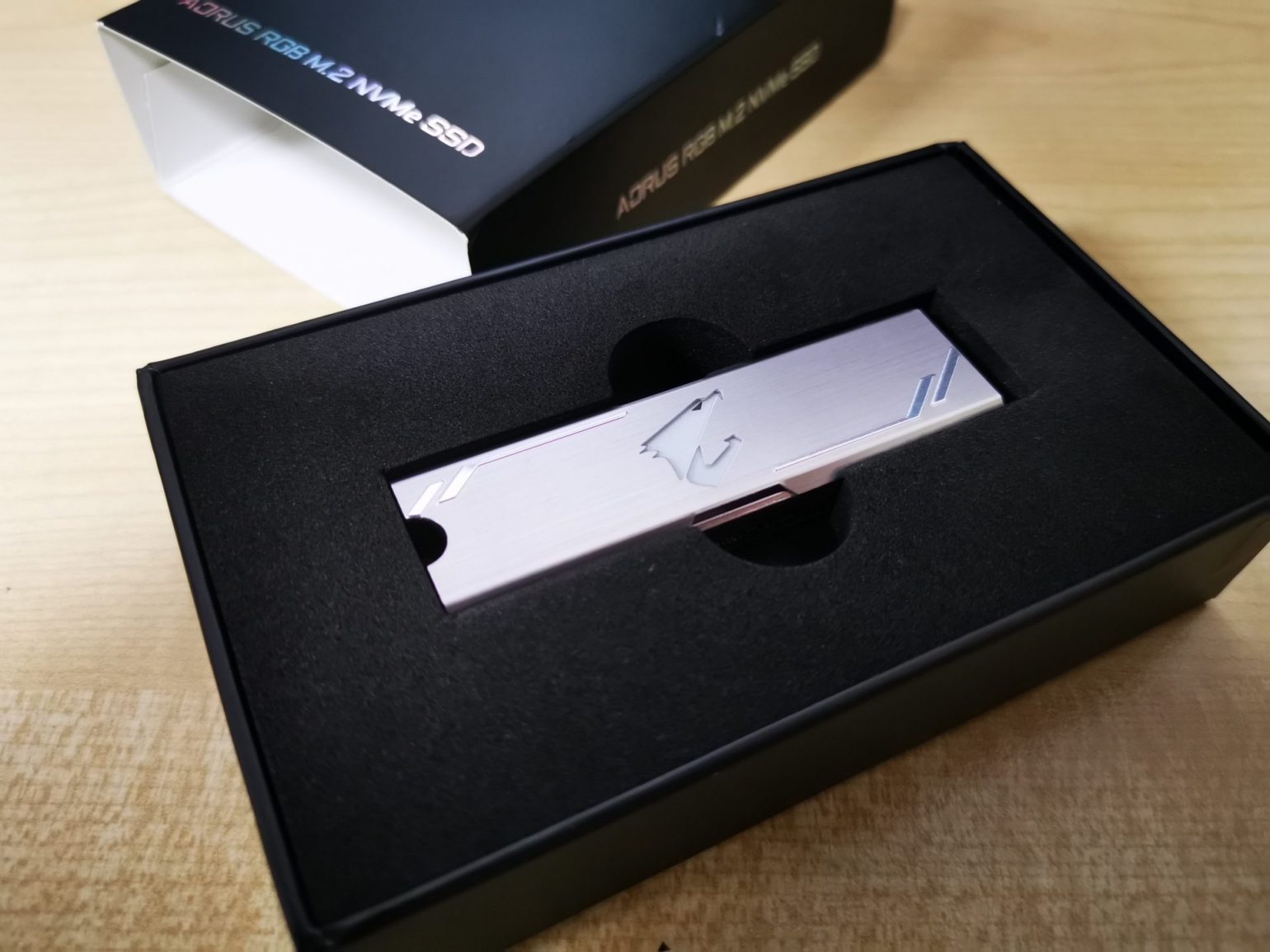 AORUS RGB M.2 NVMe SSD Review - RGB on a M.2 SSD - The Tech Revolutionist