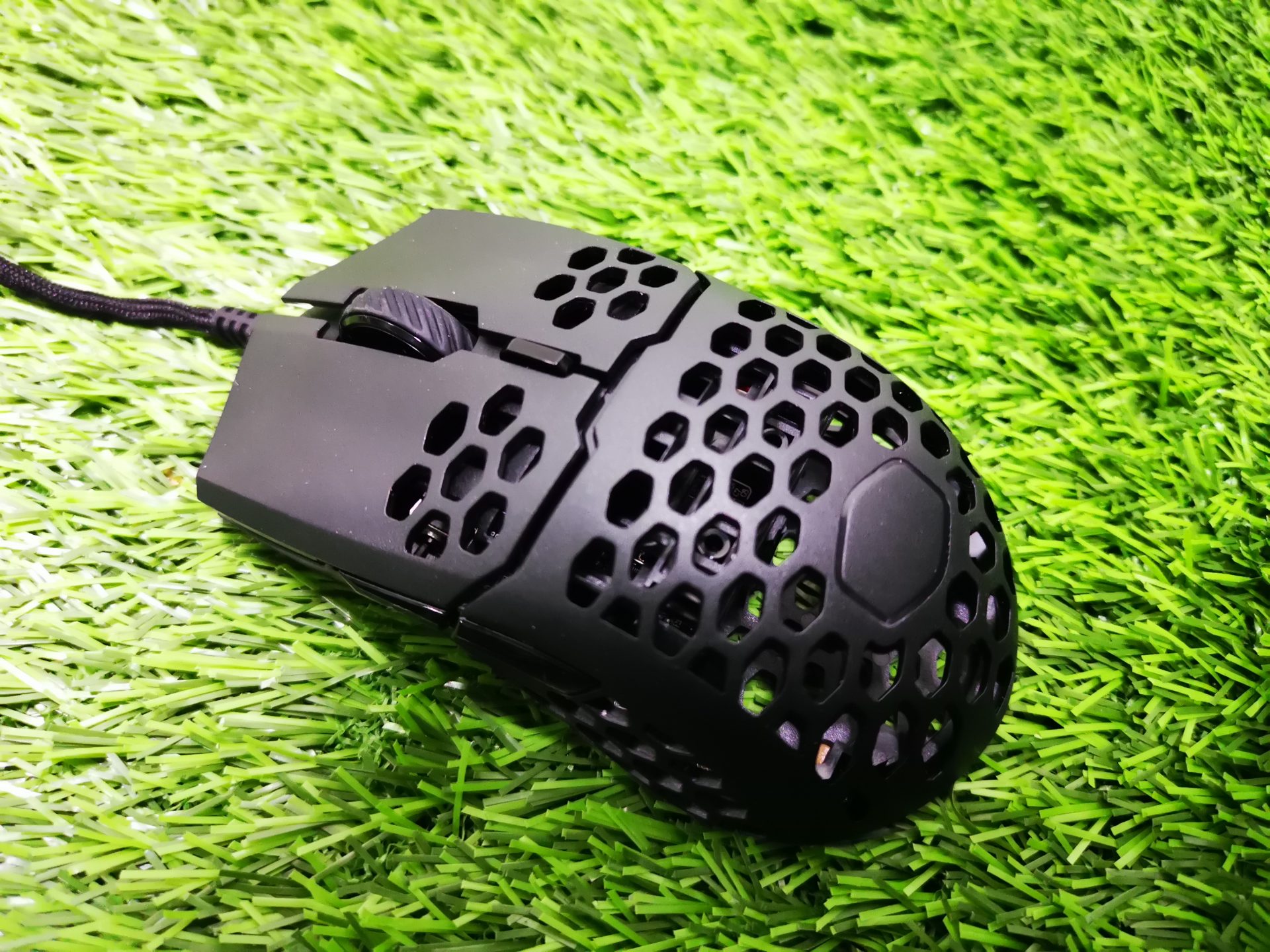 Cooler Master MM710 Mouse Review - Lightest Mouse in the World? - The ...
