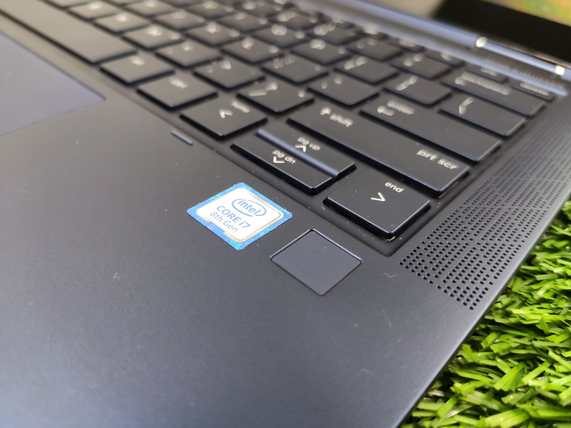 HP Elite Dragonfly Notebook Review - The Tech Revolutionist