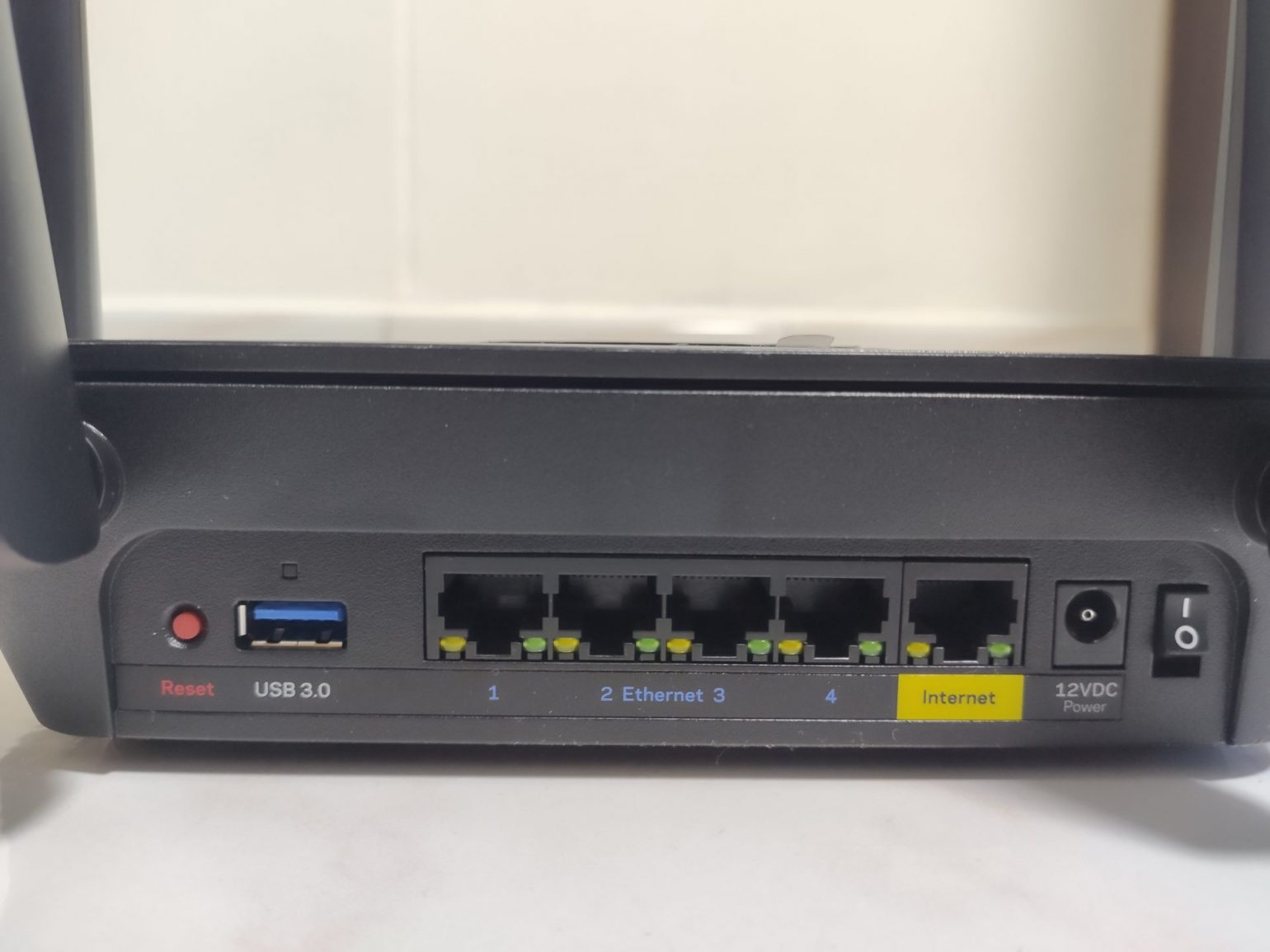 Linksys Mr8300 Max Stream Ac2200 Tri Band Wi Fi Router Review The Tech Revolutionist