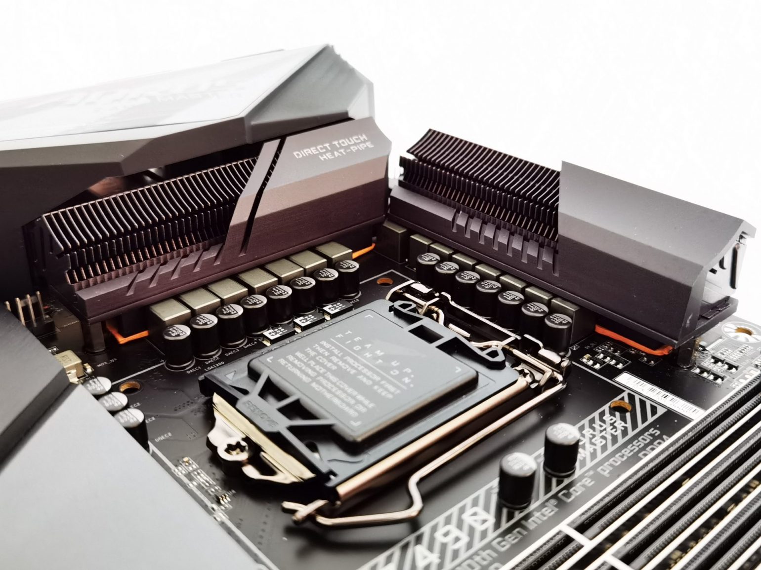 GIGABYTE Z490 AORUS MASTER Motherboard Overview and Features Review ...