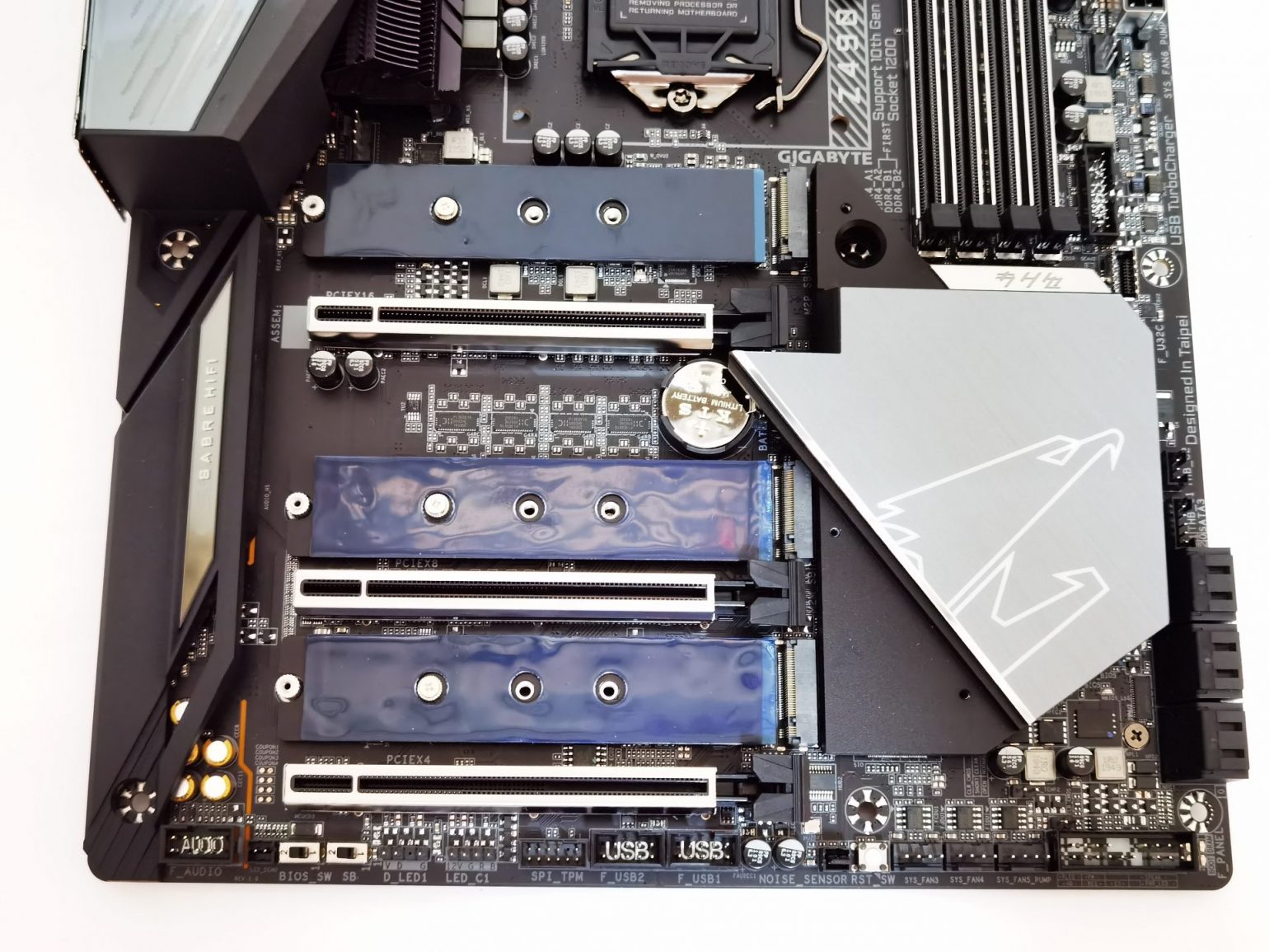 GIGABYTE Z490 AORUS MASTER Motherboard Overview and Features Review ...