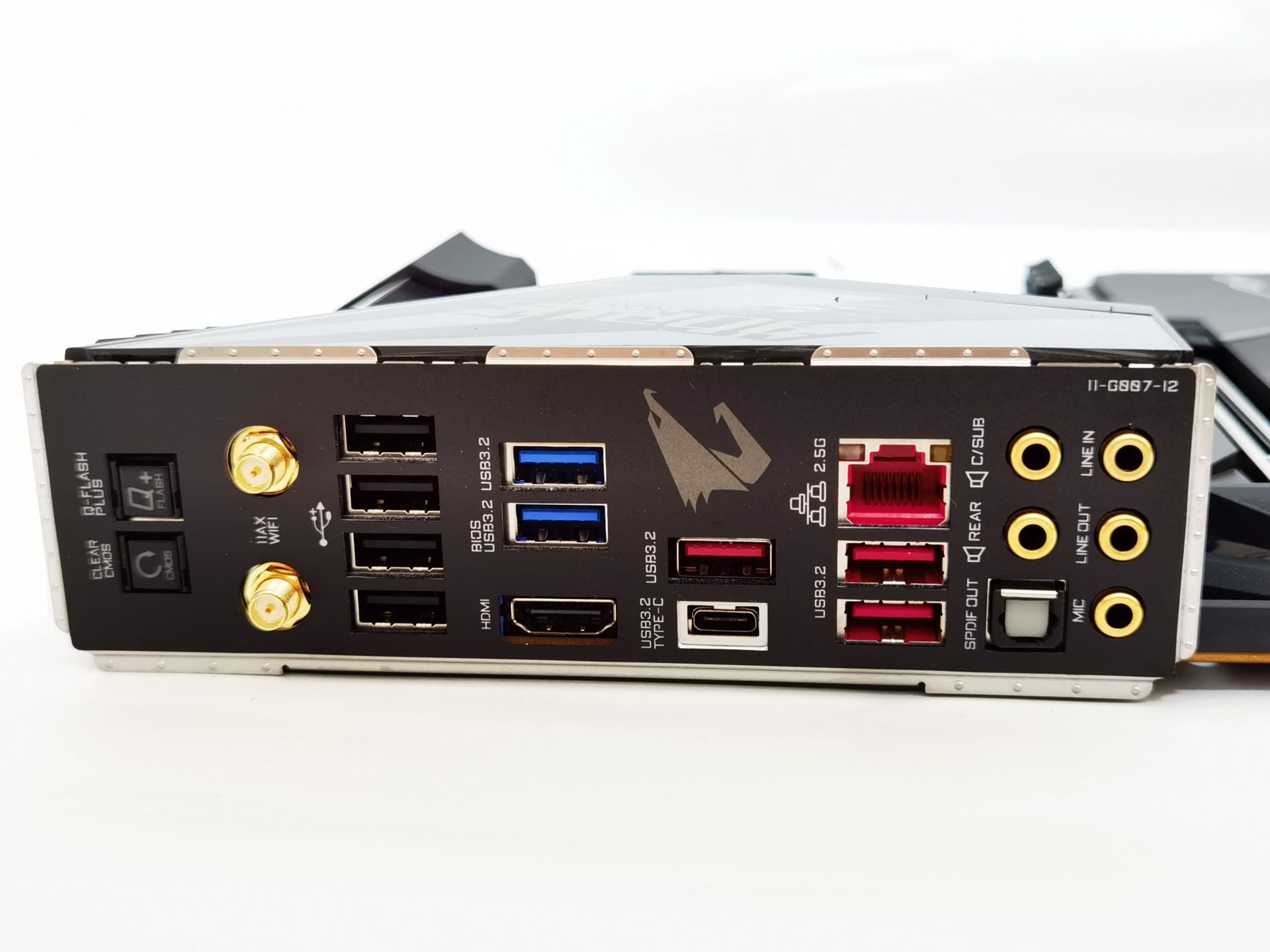 GIGABYTE Z490 AORUS MASTER Motherboard Overview and Features Review ...