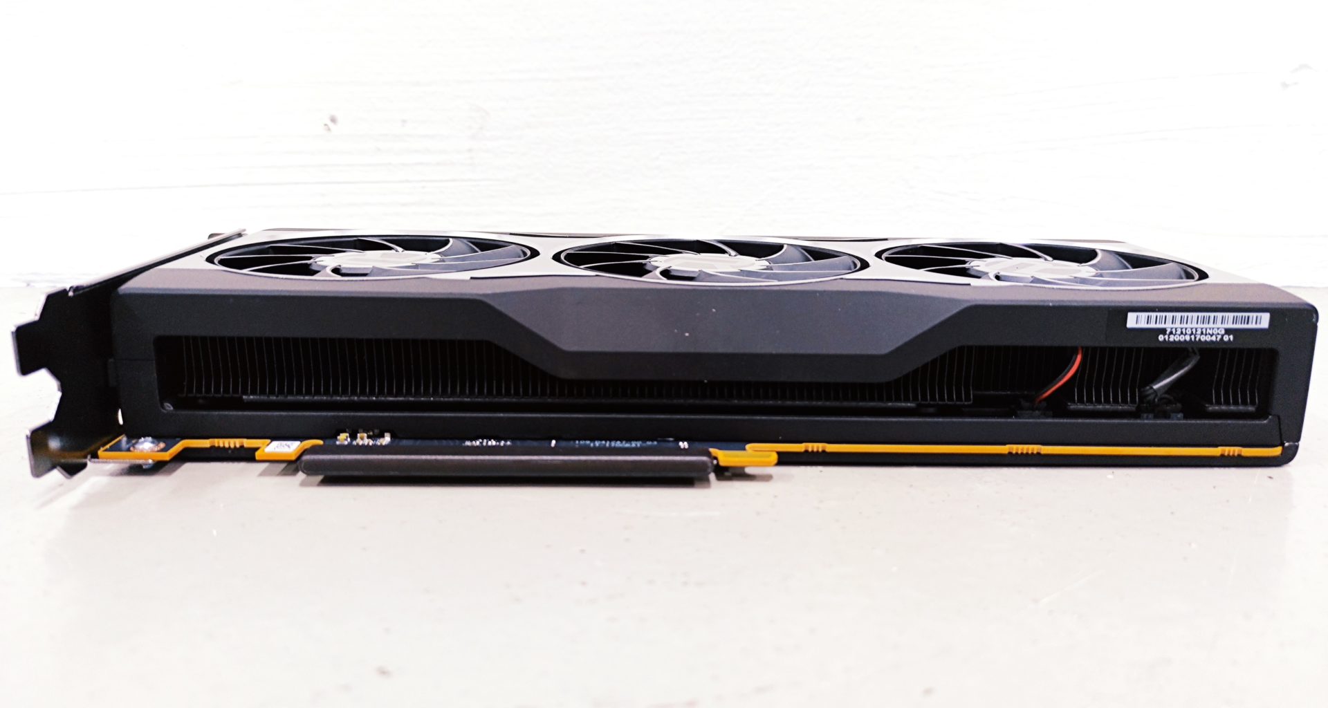 AMD Radeon RX 6800 First Look and Unboxing - Not your usual graphics ...