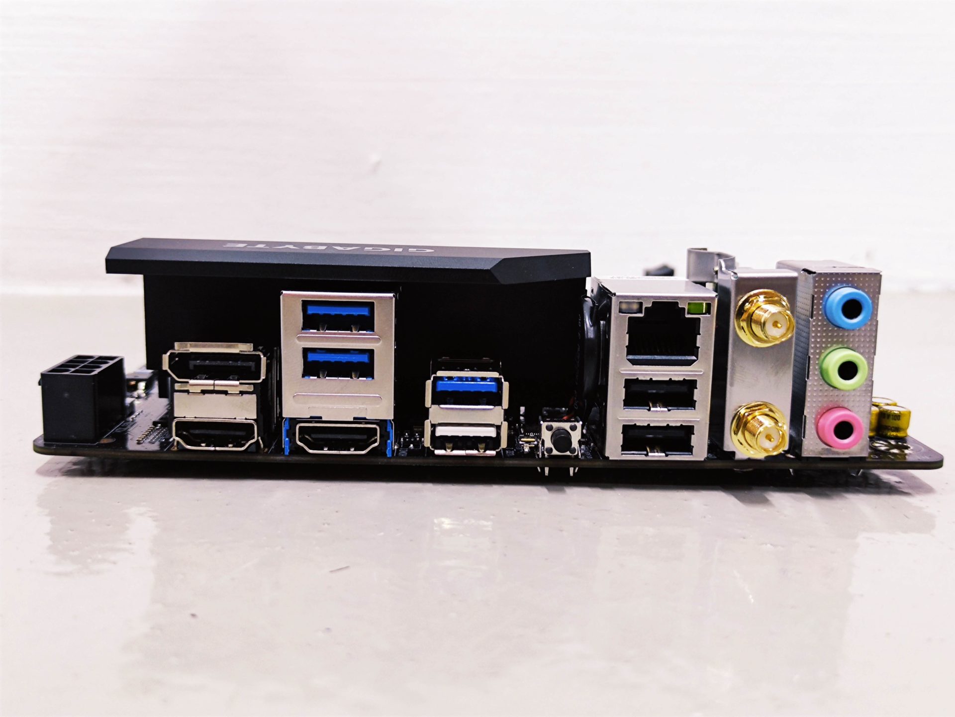 GIGABYTE A520I AC Mini-ITX Motherboard Review - The Tech Revolutionist