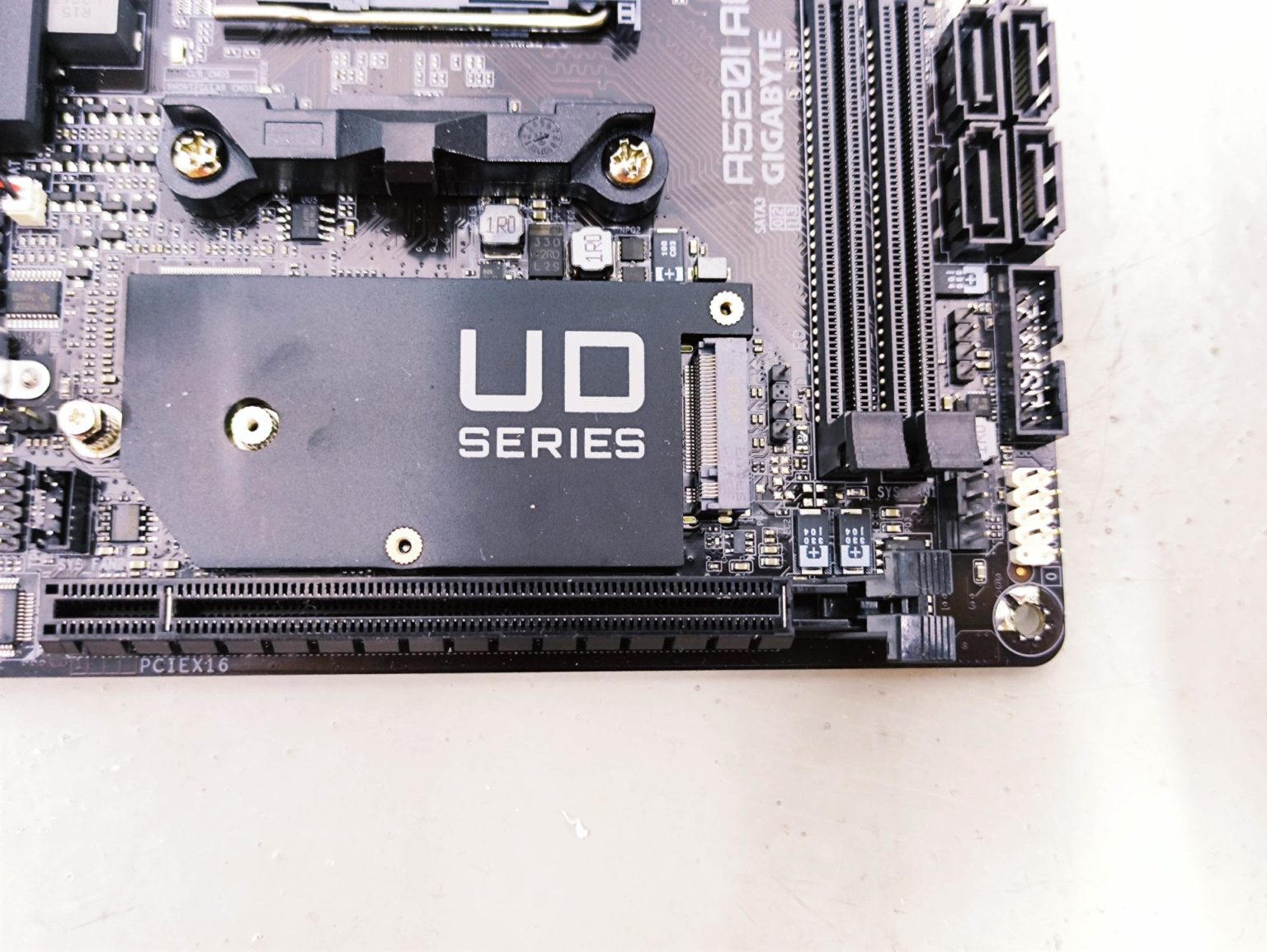 GIGABYTE A520I AC Mini-ITX Motherboard Review - The Tech Revolutionist