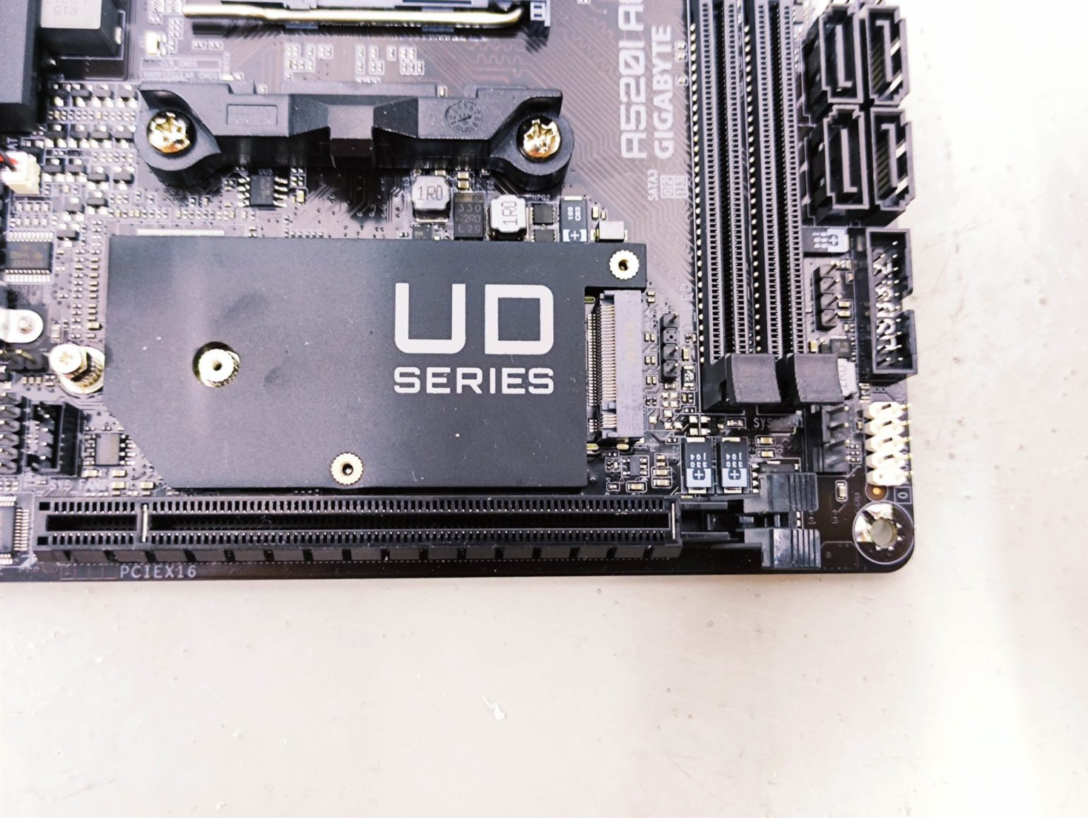 GIGABYTE A520I AC Mini-ITX Motherboard Review - The Tech Revolutionist