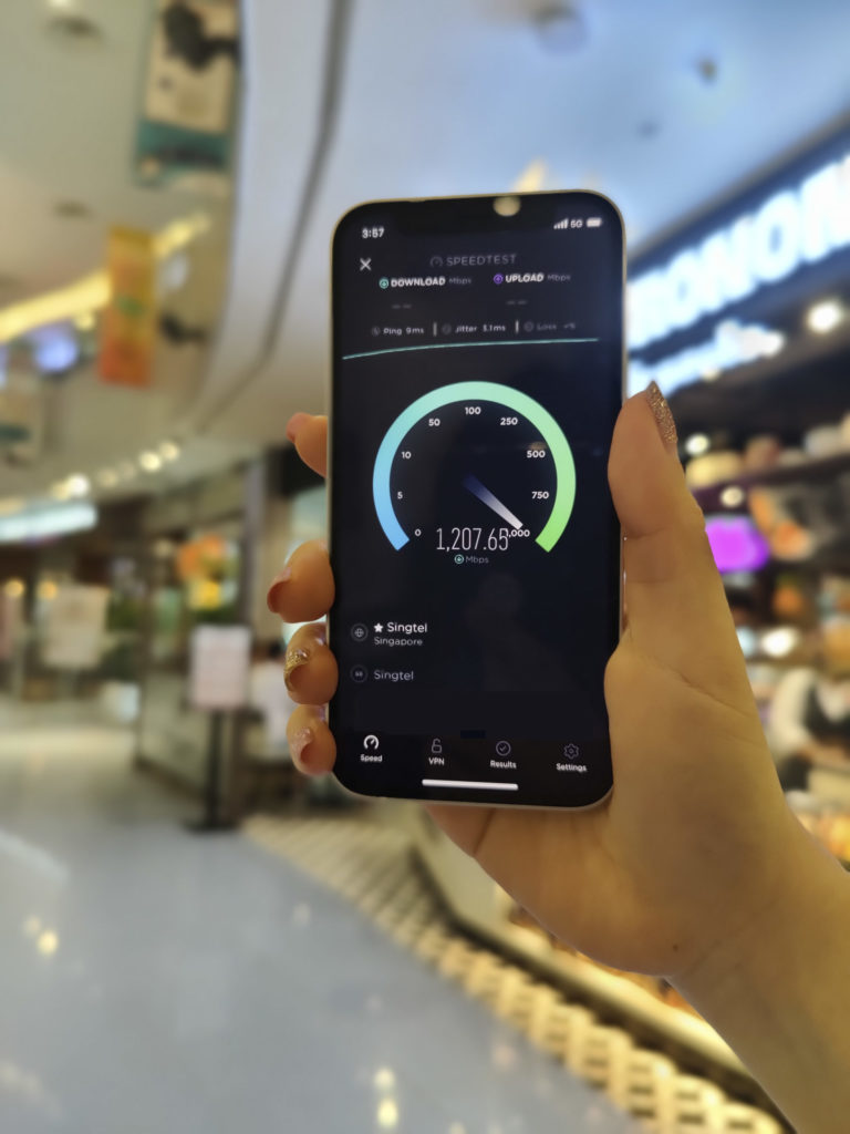 Singtel first in Singapore to deploy 5G indoor coverage - The Tech ...