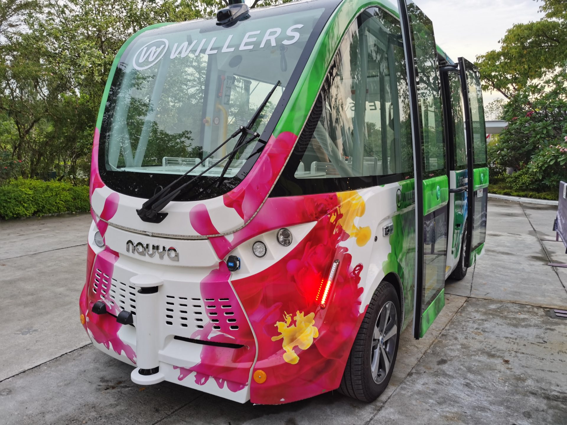 Auto Rider @ Gardens by the Bay – Autonomous Shuttle Bus Service ...