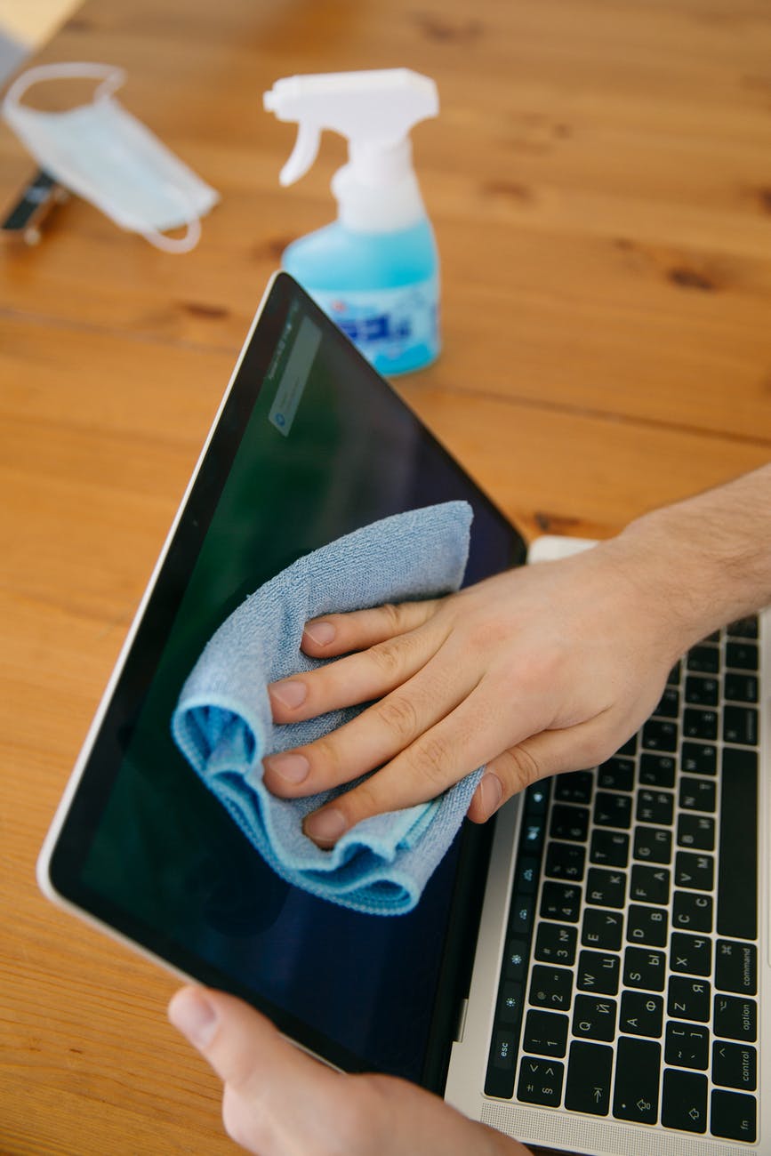 How to (Safely) Clean Your Gross Laptop - The Tech Revolutionist