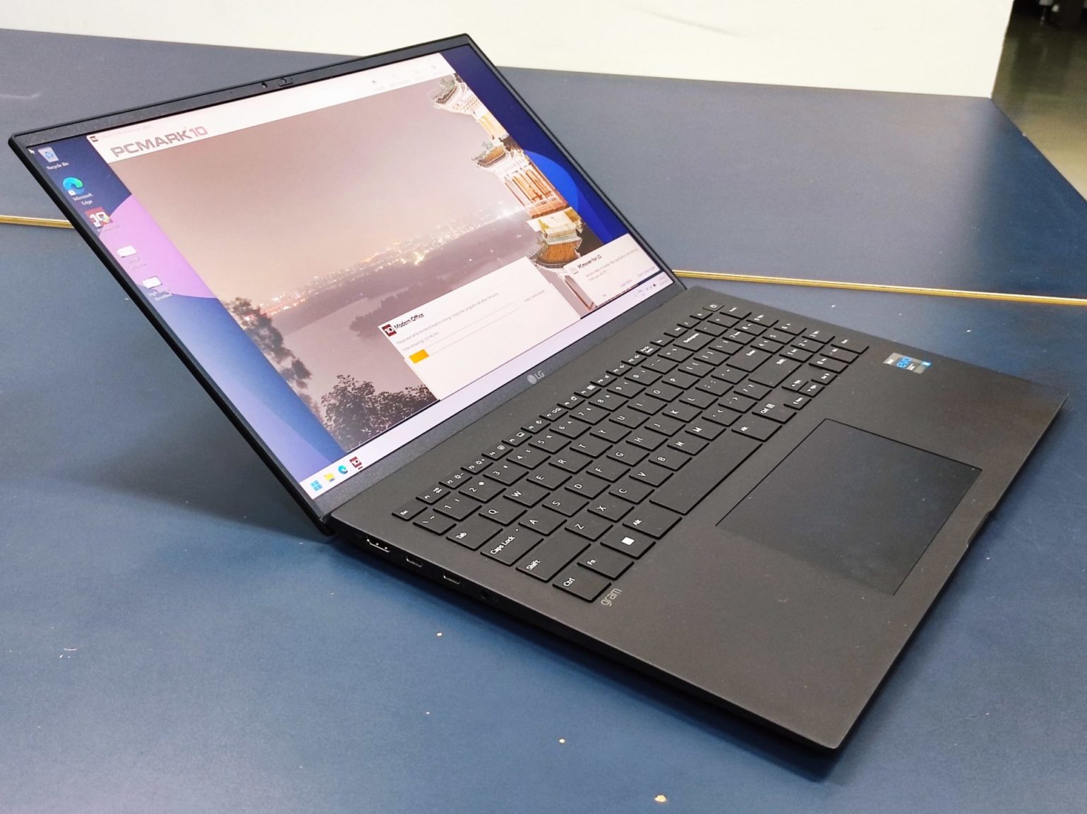 LG gram 16 (2022) - Thin and Light, but at what cost? - The Tech ...