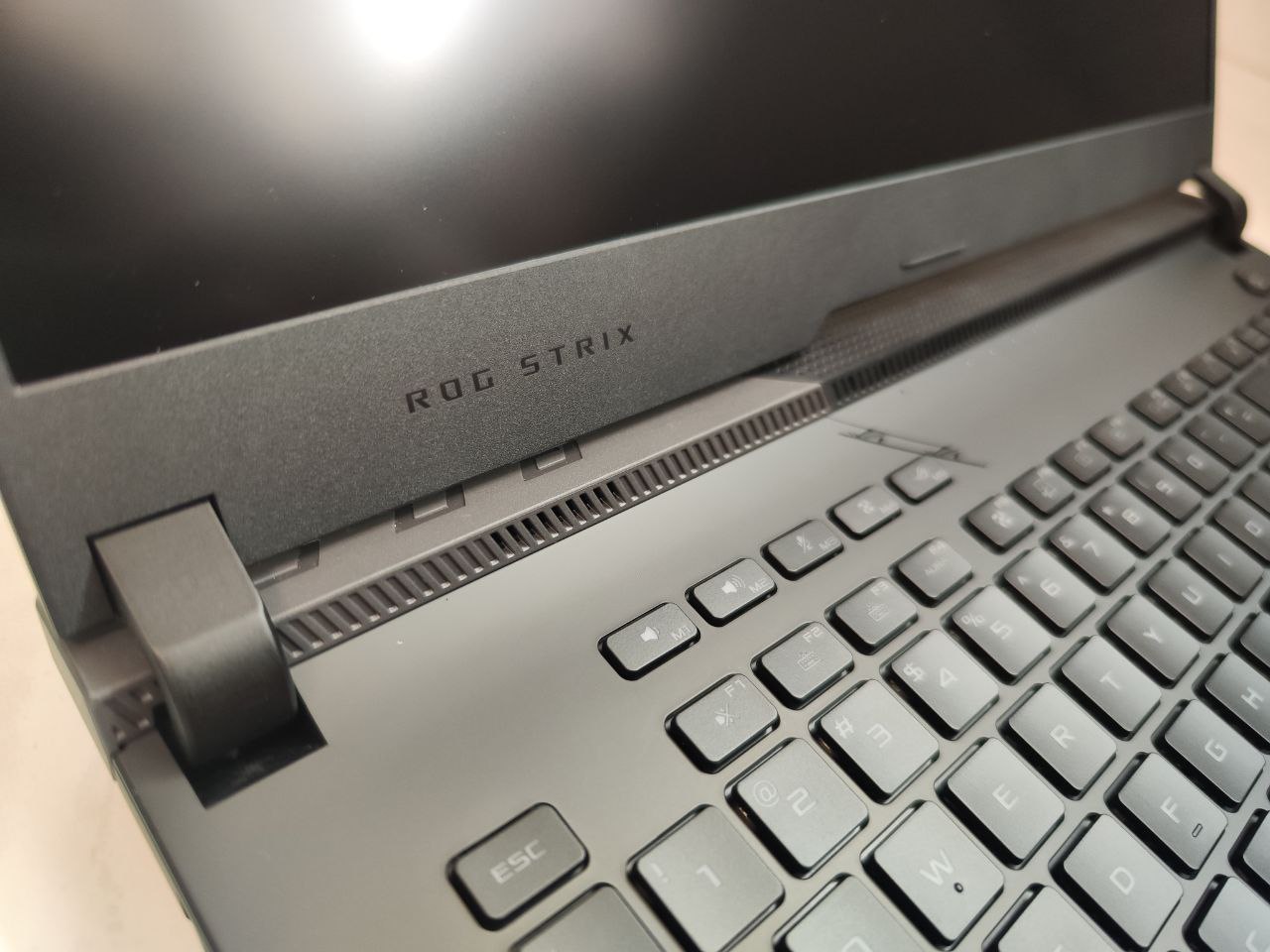 Asus ROG Strix Scar 17 2023 Review: Gaming Beast with Impressive Specs ...