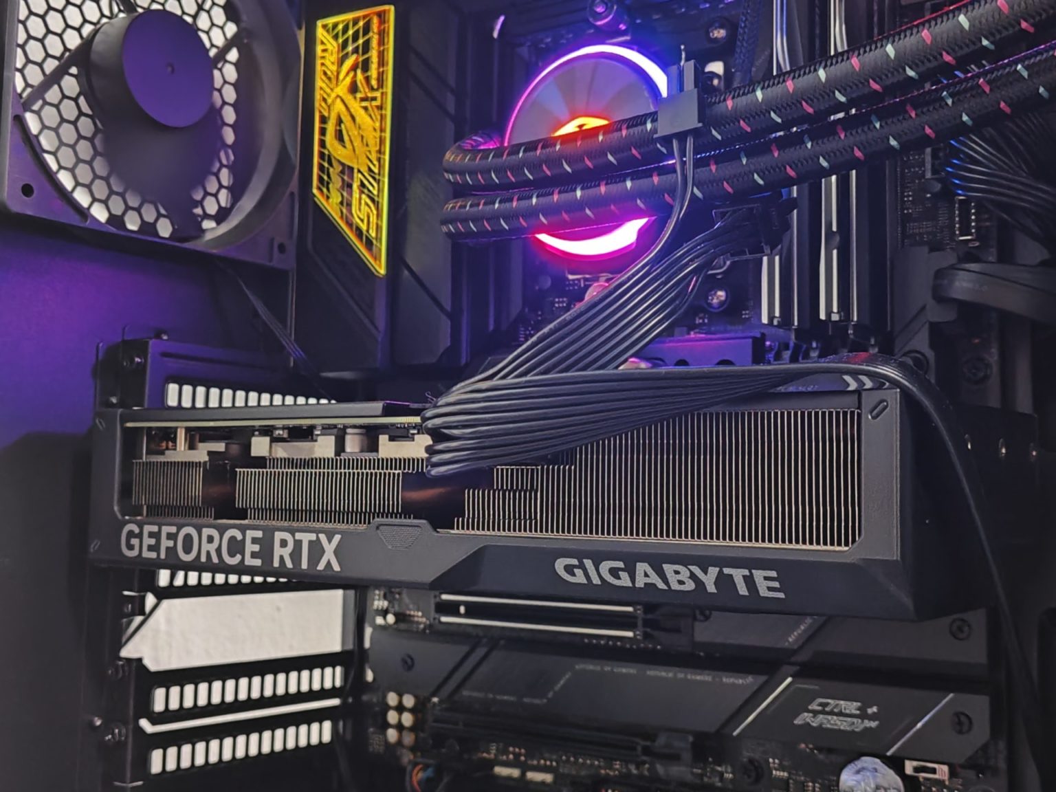GIGABYTE GeForce RTX 4070 WINDFORCE OC 12G Graphics Card Review - The ...