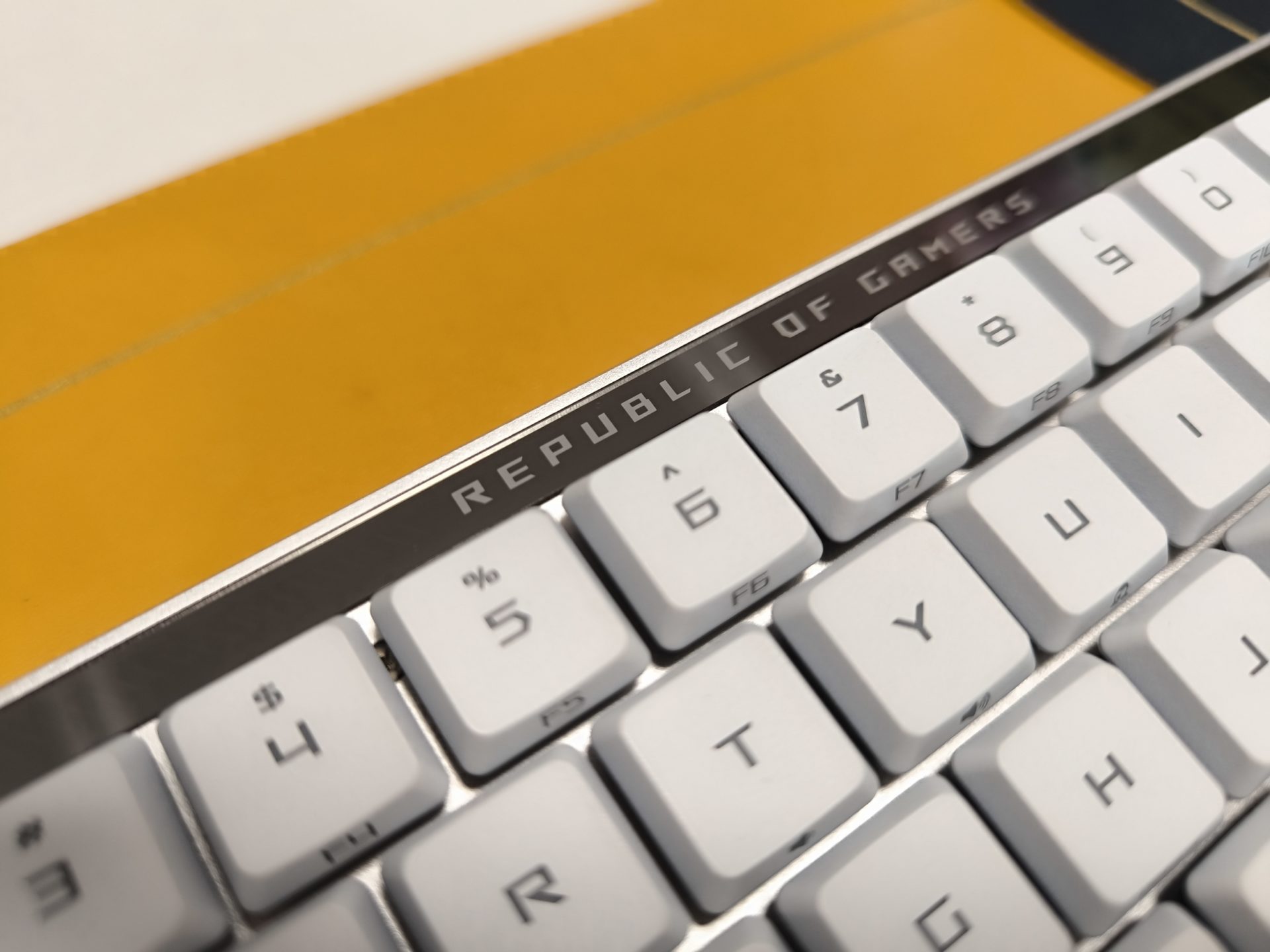 ASUS ROG Falchion RX Low-Profile Gaming Keyboard: Aesthetics ...