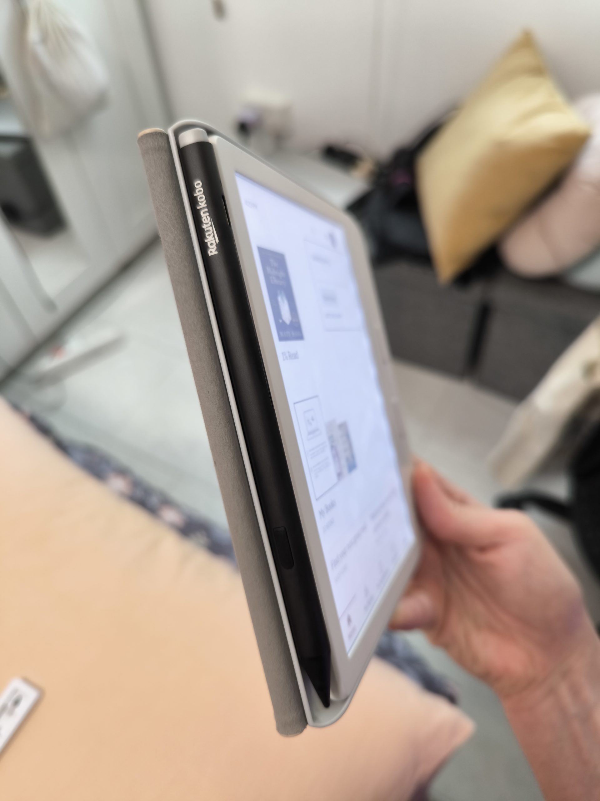 A Colorful Reading Adventure: Reviewing Kobo's Libra Colour and Clara ...